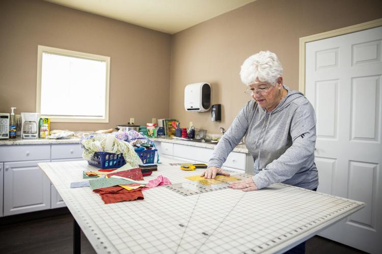 Dorris quilting circle makes, donates quilts to Gospel Mission | Local ...