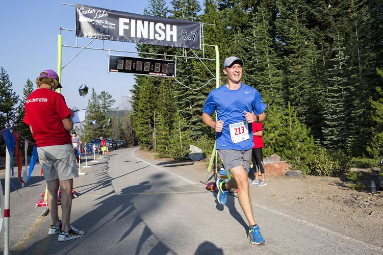 Smoke or no smoke, racers complete the Crater Lake Rim Runs | Gallery ...