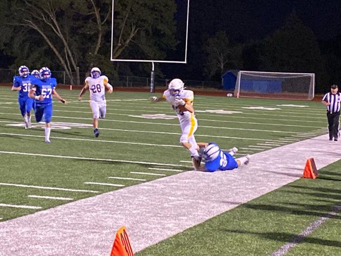 Prep football: Mazama punches clock, hammers Class 5A Eagle Point 48-27 ...