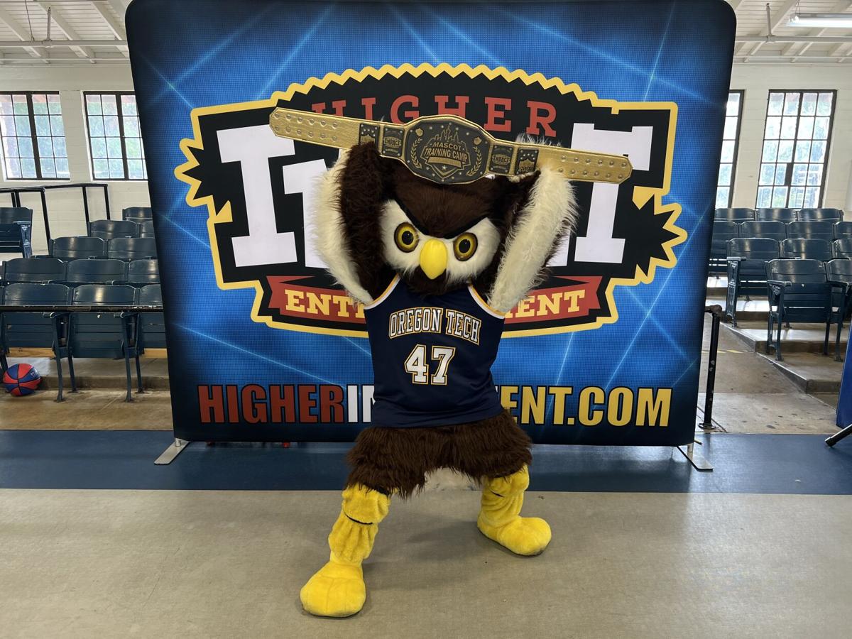 Hootie the Owl crowned champion at Mascot Training Camp | News ...