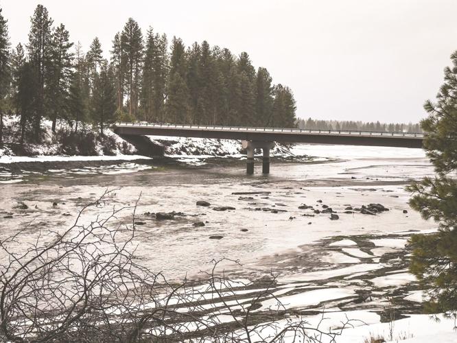 Topsy drained: Klamath River dam removal explodes in Klamath County ...