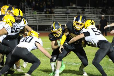 Prep football roundup: Henley, Mazama cruise to Class 4A victories ...