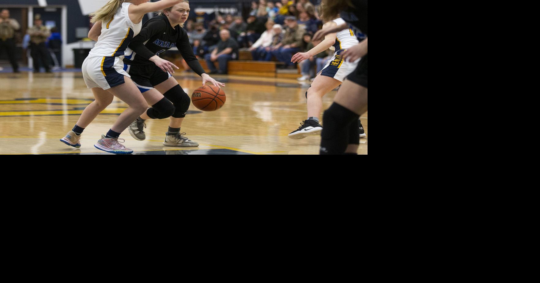 Basketball: Henley takes on Mazama | Gallery | heraldandnews.com