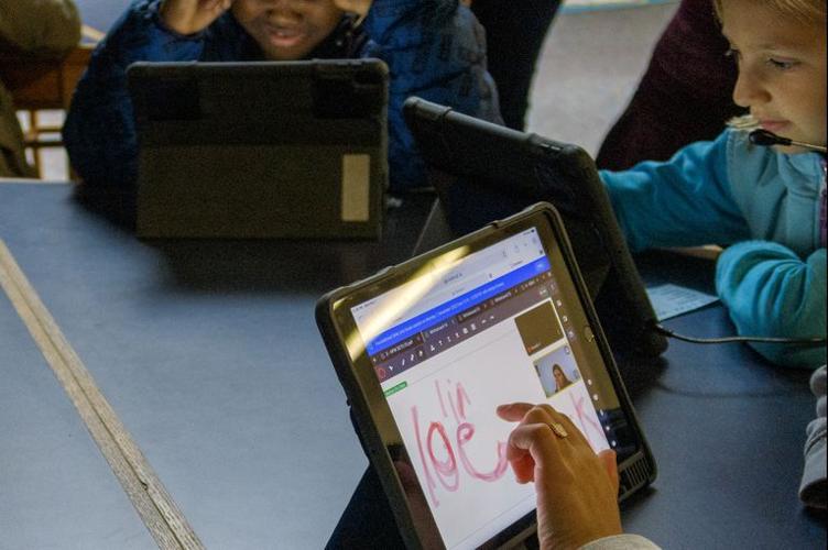 Ignite! Reading: A few Oregon elementary schools target reading skills ...