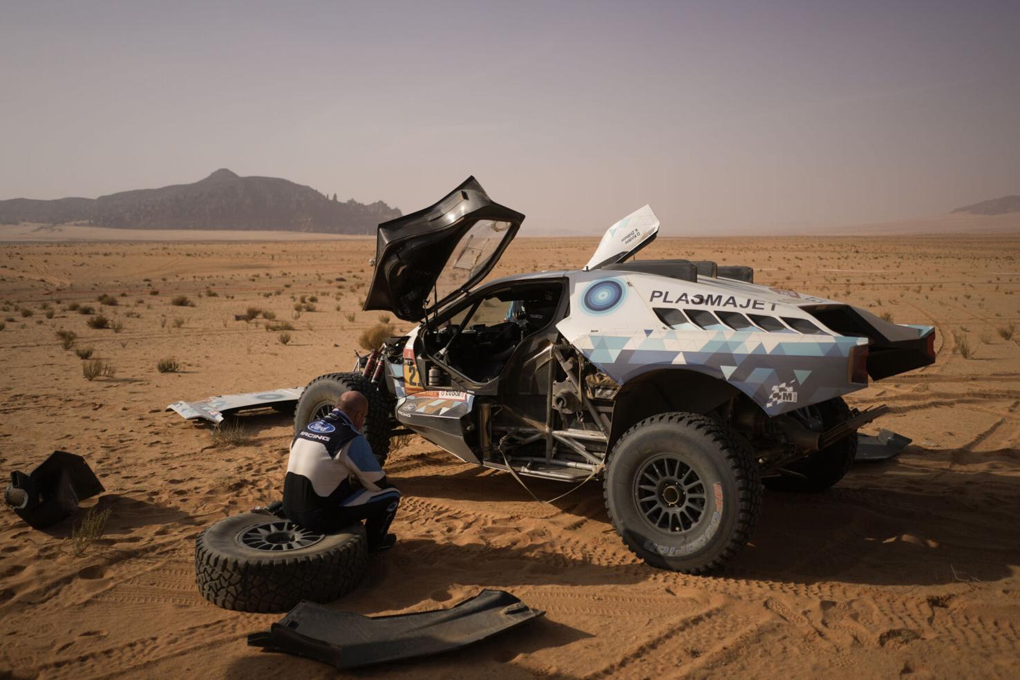 APTOPIX Saudi Arabia Dakar Rally | Associated Press | heraldandnews.com
