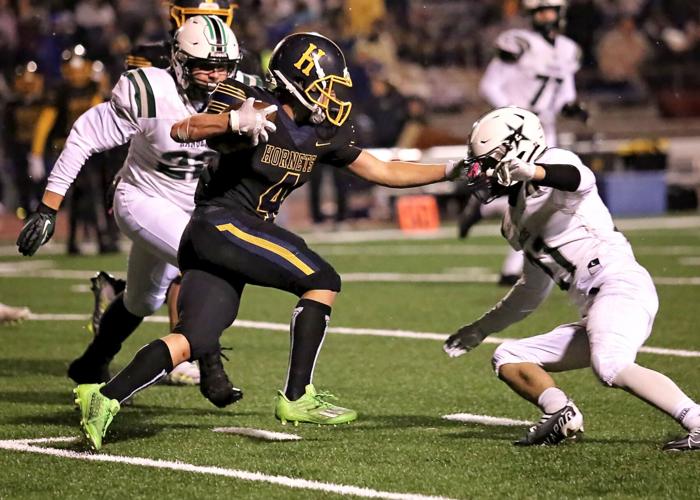 Prep football: Blocked extra point dooms Henley in Class 4A state ...