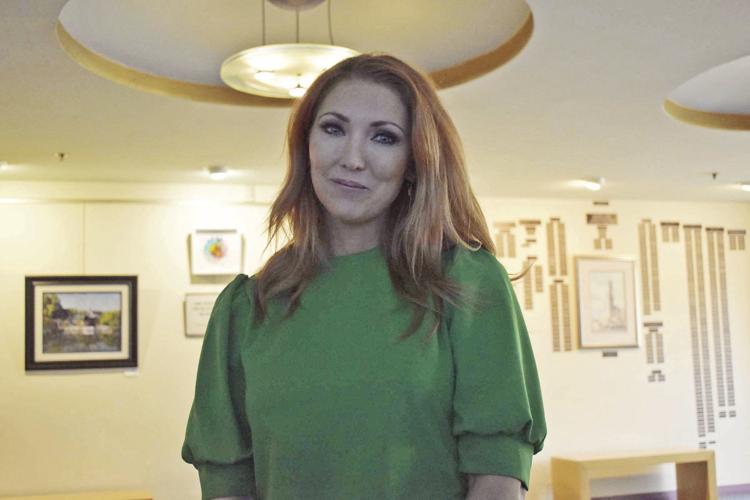 Speaker shows students how to 'rise above it' | Local News ...