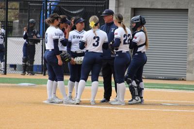 Column: Top-ranked Owls softball team begins push for national title ...
