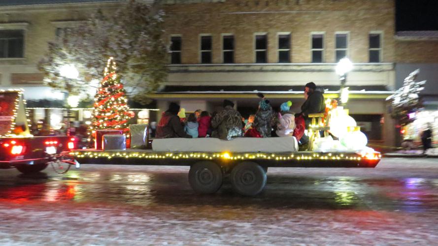 Frosty festival: Snowflakes fly during parade | Local News ...