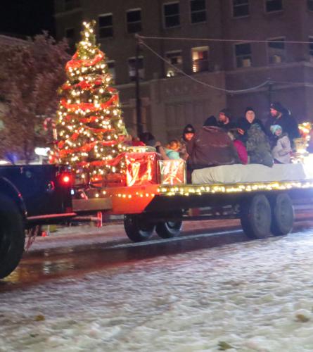 Frosty festival: Snowflakes fly during parade | Local News ...
