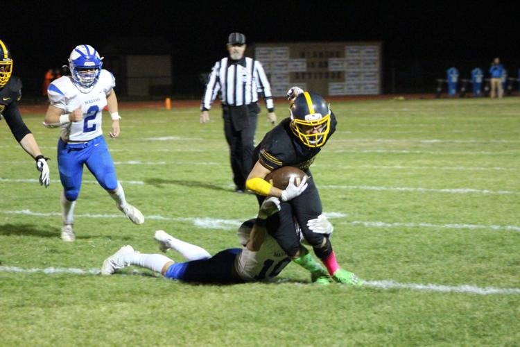 Prep football: Top-ranked Mazama holds off Henley 44-36 | Sports ...