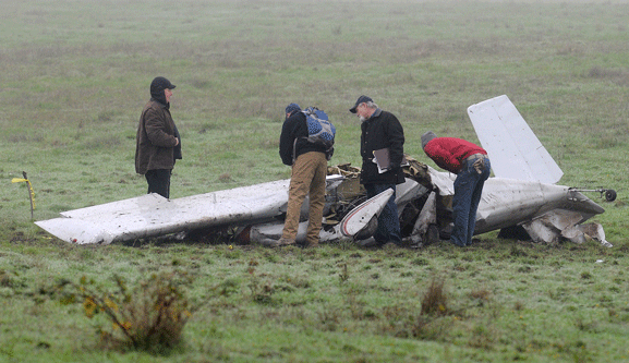 Plane crash report: Wing folded up, hit canopy | Breaking ...