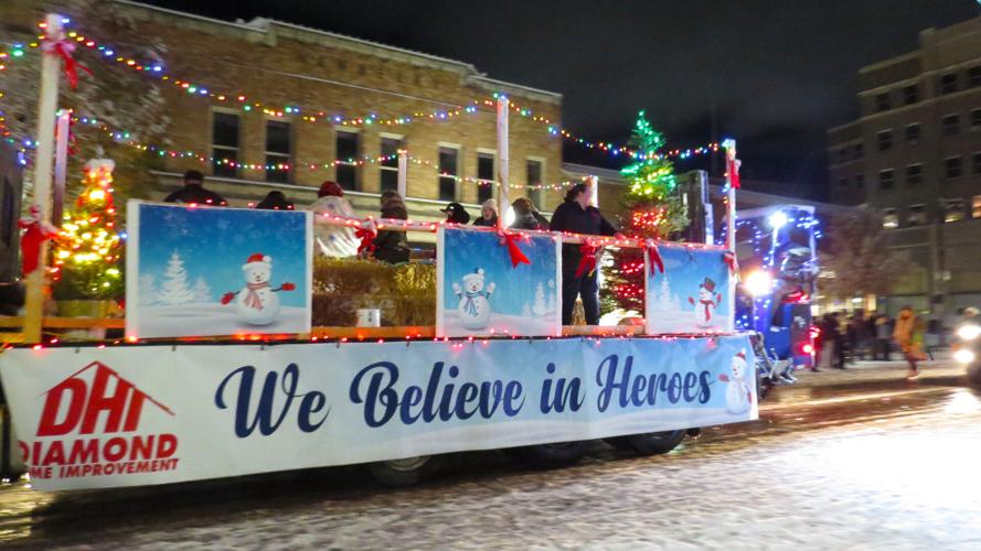 Frosty festival: Snowflakes fly during parade | Local News ...