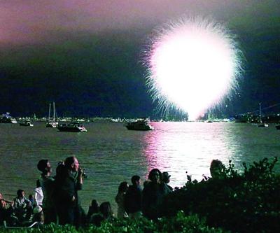 computer glitch fireworks