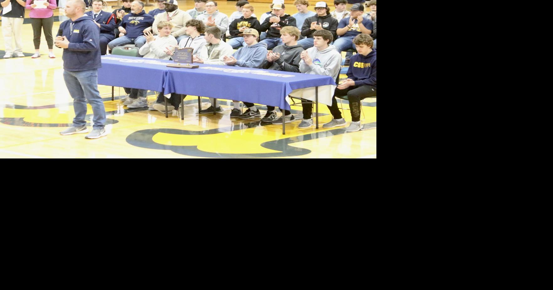 Henley celebrates state football champions | News | heraldandnews.com