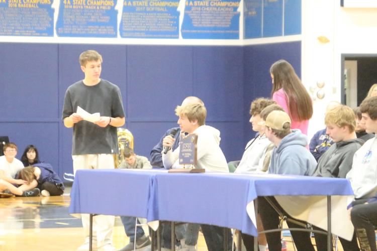 Henley celebrates state football champions | News | heraldandnews.com