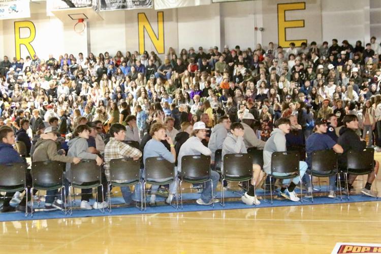 Henley celebrates state football champions | News | heraldandnews.com