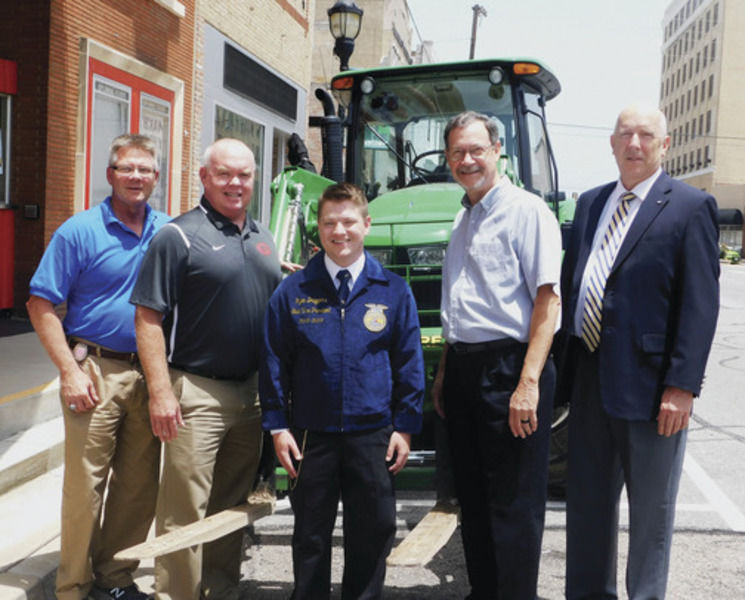 Recent GHS graduate becomes agriculture advocate | News | heraldbanner.com