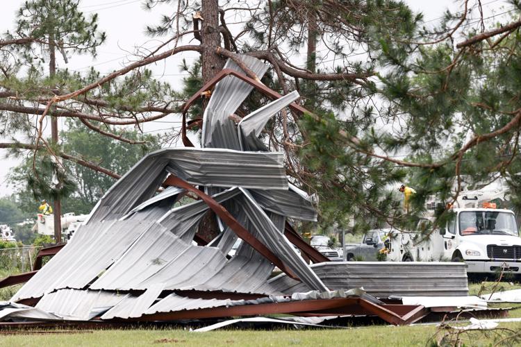 Tornadoes in northern Texas leave at least 2 dead and destroy multiple ...
