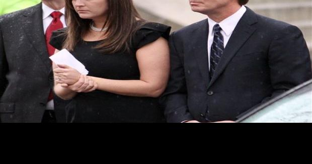 Elizabeth Edwards' oldest daughter eulogizes mom | Archives ...