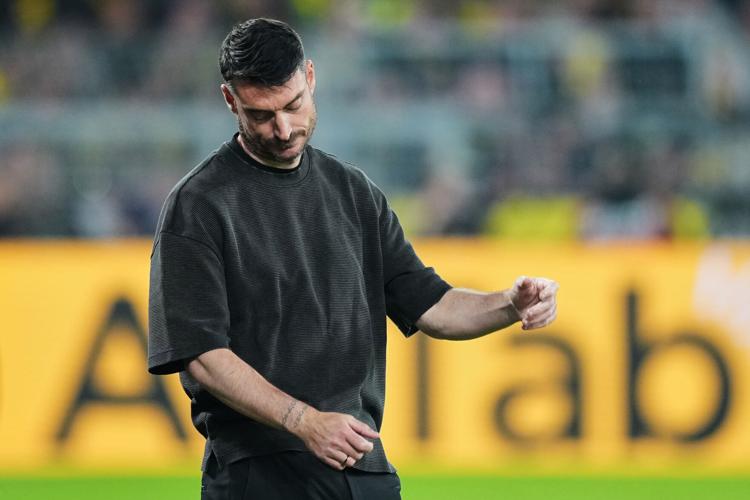 Eintracht Frankfurt parts ways with coach Albert Riera after turbulent ...