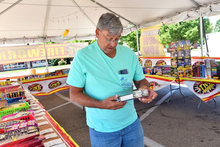 Fireworks outlets expect increased sales by Thursday | Local News ...