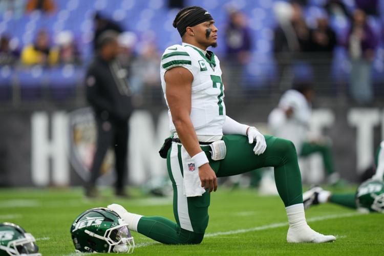 Jets' Justin Fields out vs. Dolphins due to sore knee and rookie Brady ...