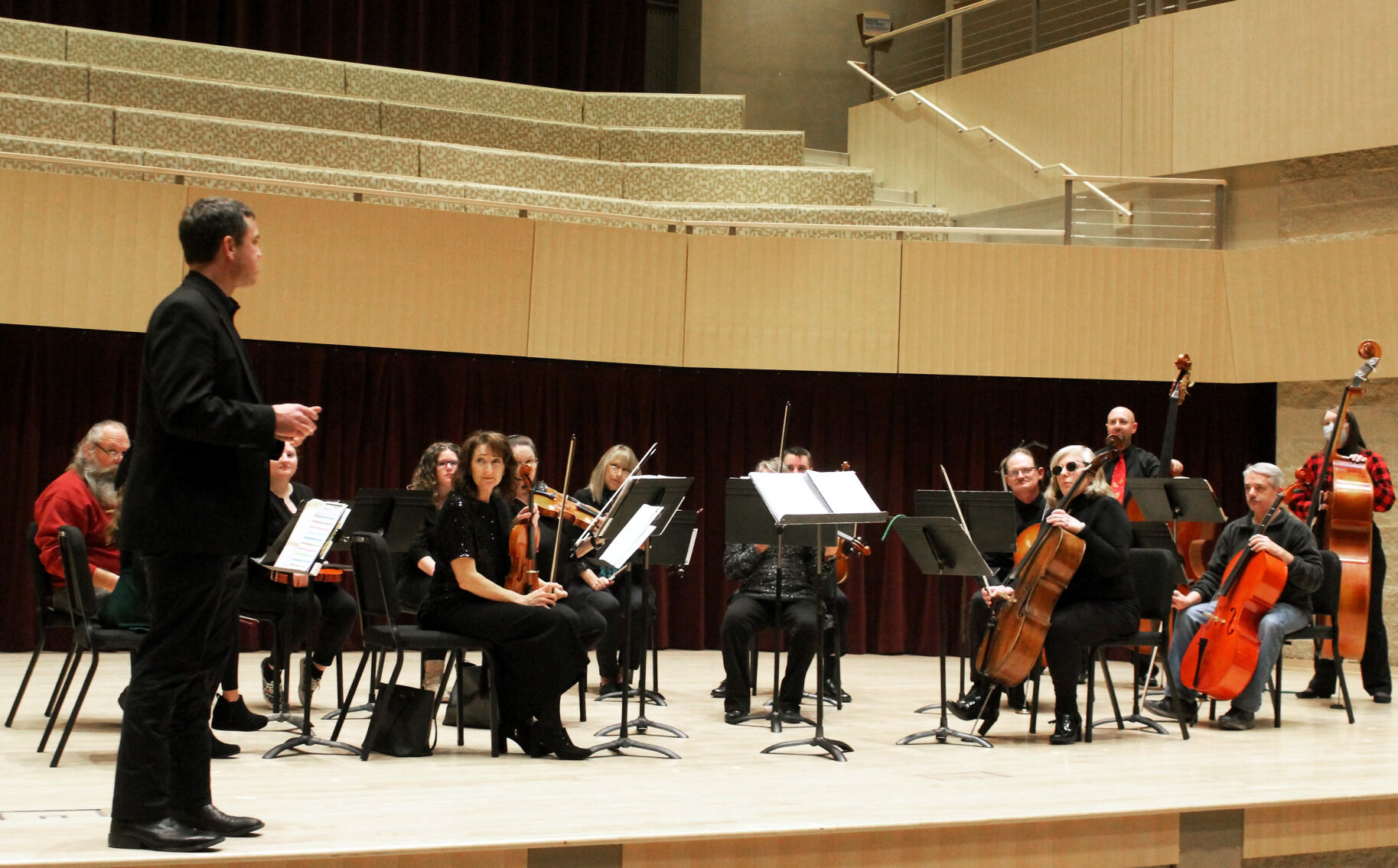 Community orchestra attracts aspiring musicians | MAD Life ...