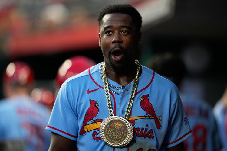 Reds get 3-run homer from De La Cruz and outlast Cardinals 7-6 in 11 ...