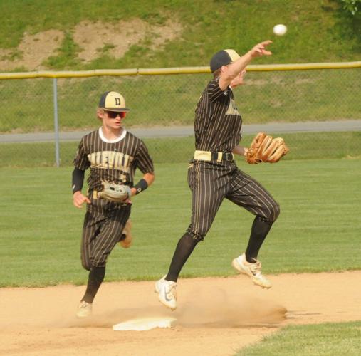 Broncos fall in extras, title slips away | Sports | heraldbulletin.com