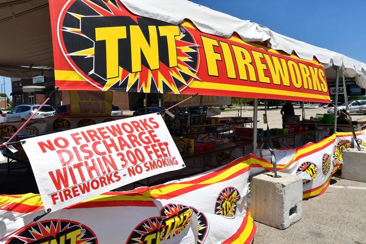 Fireworks outlets expect increased sales by Thursday | Local News ...