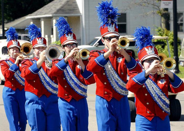 Elwood's annual parade honors its fallen soldiers | Local News ...