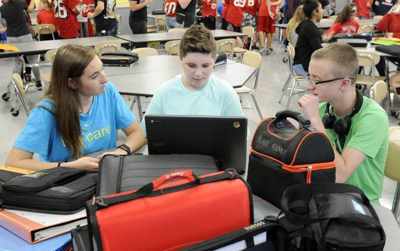 Peer Helpers connect with fellow students | MAD Life | heraldbulletin.com