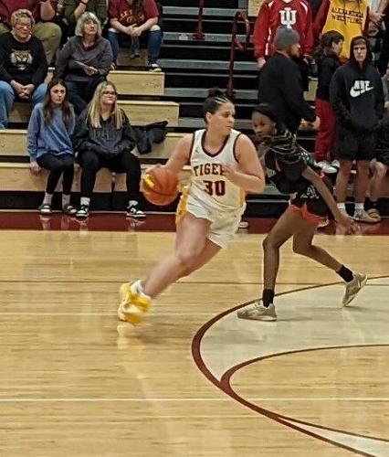 Anderson knocks off Alexandria as Scott continues her return | Sports ...