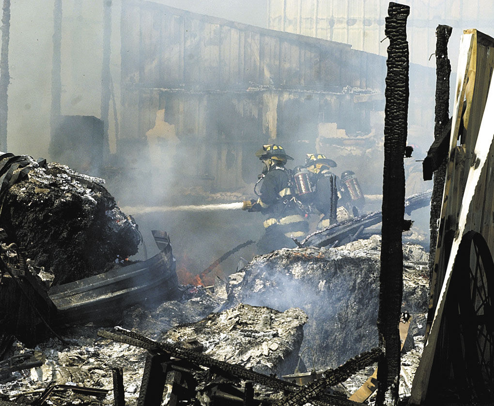 Stable fire kills at least 14 horses | Archives | heraldbulletin.com