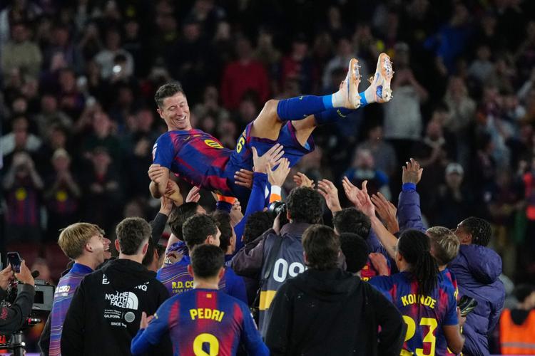Barcelona wins in Lewandowski's farewell. Sevilla avoids relegation ...