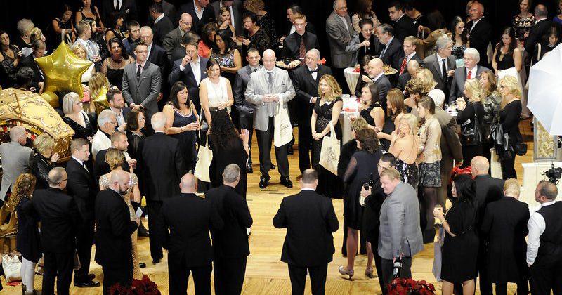 Festival of Trees Gala offers early gift to Paramount | Local News ...