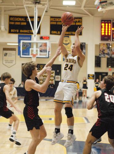 Wapahani rolls in battle of Raiders | High School Sports ...