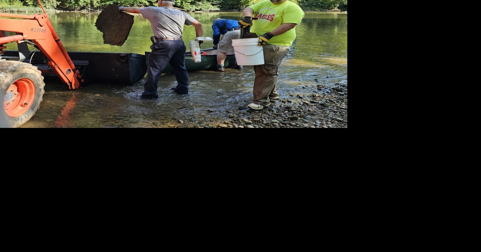 Dozens of volunteers pitch in on annual White River cleanup project in Anderson | Local News ...