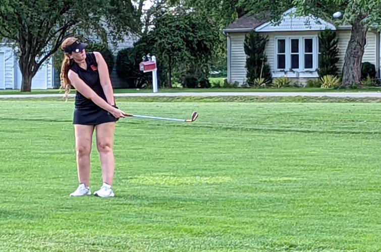 Tigers open CIC defense with convincing win at Elwood | High School ...