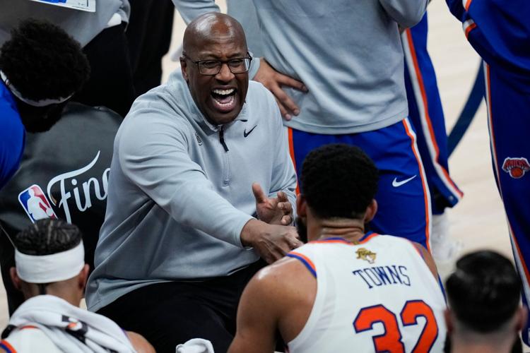 Jalen Brunson scores 30 and Knicks finish on 11-0 run, steal Game 1 ...