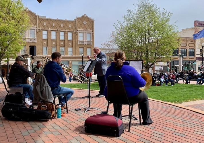 Symphony members provide musical enjoyment in outdoor concert | Local ...