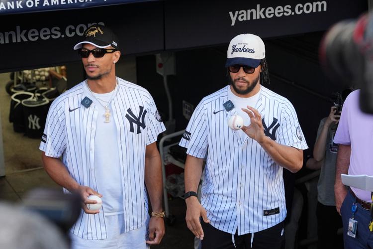 Brunson and Hart throw out first pitches at Yankee Stadium as Knicks ...