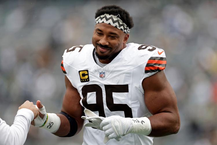 Browns pass rusher Myles Garrett looks to set NFL single-season sack ...