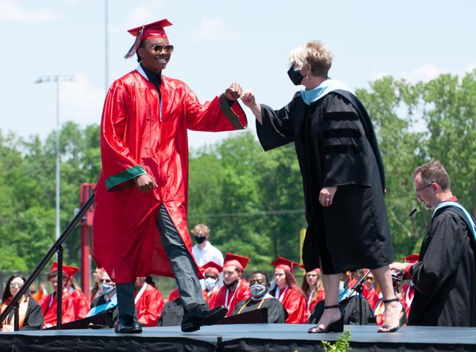 Anderson families celebrate return to graduation ceremonies | Local ...