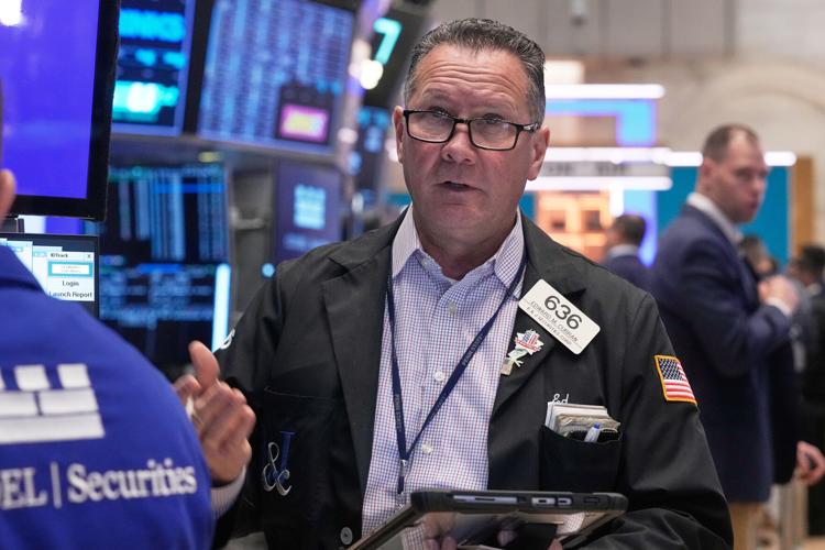 US stocks point higher after index futures trading was halted by ...