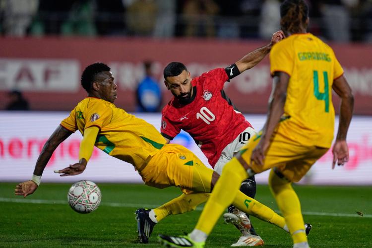 Salah scores Egypt's late winner to beat Zimbabwe 2-1 in Africa Cup ...