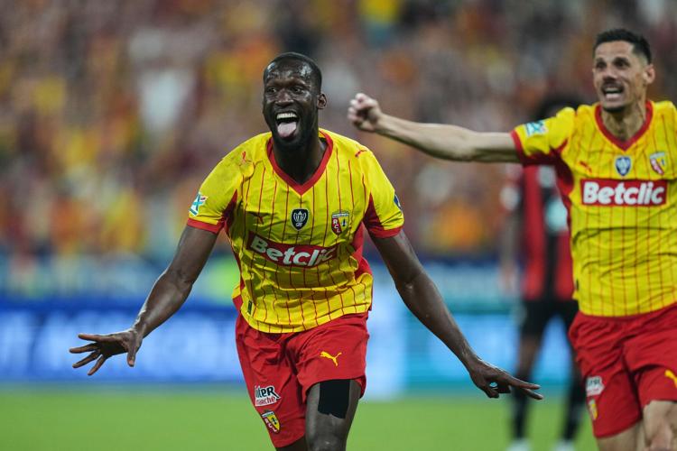 Lens lift the French Cup for the first time after beating Nice in the ...