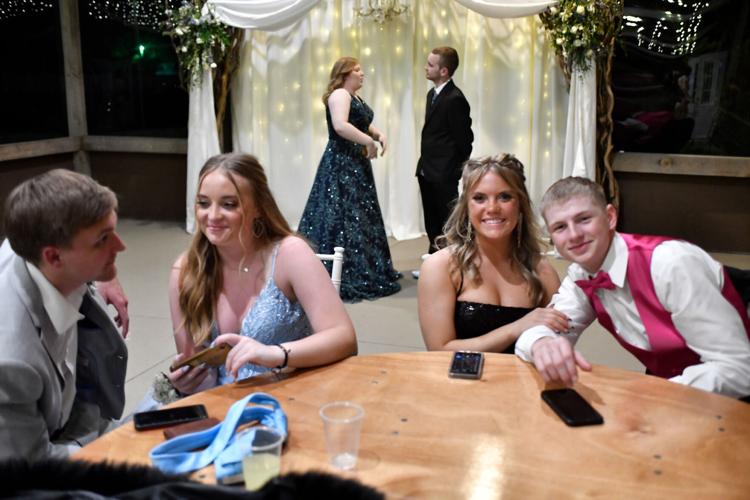 PHOTOS: Shenandoah Prom | Gallery | heraldbulletin.com