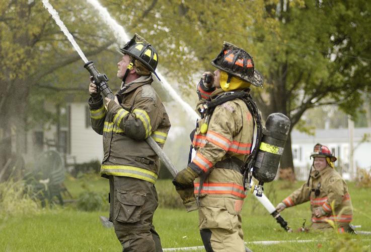 Fire guts big Frankton house | Local News | heraldbulletin.com
